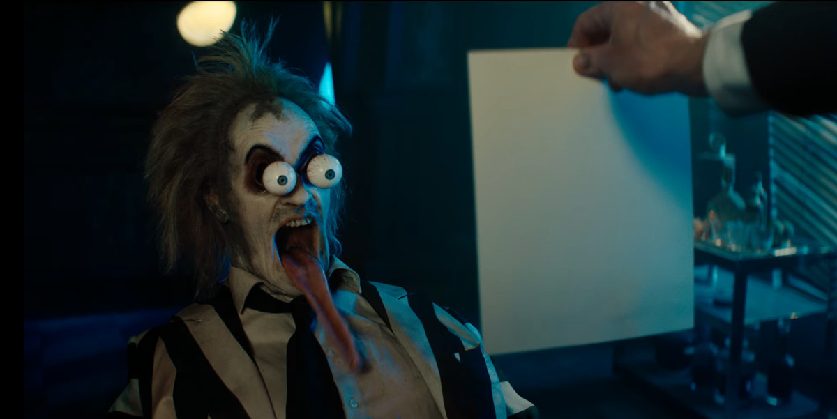 BEETLEJUICE BEETLEJUICE [Review] – Kabooooom!